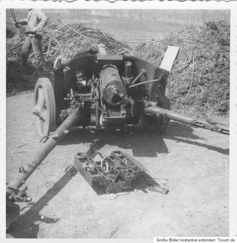 7.5cm PaK 97-38 german AT gun in field.jpg - directupload.eu